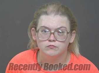 Recent Booking / Mugshot for DIAMOND NICOLE LARUE in Muskingum County, Ohio