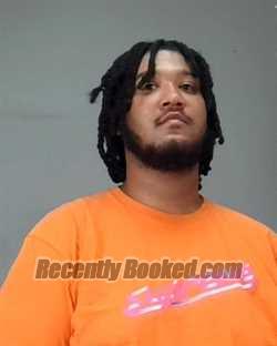 Recent Booking / Mugshot for LAVAR D'ANGELO BANKS in Summit County, Ohio