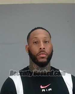 Recent Booking / Mugshot for TRAVIS REEMAR DANIELS in Summit County, Ohio