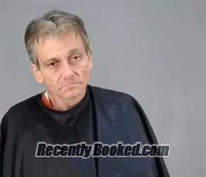Recent Booking / Mugshot for MICHAEL HENRY ROBERTS in Summit County, Ohio