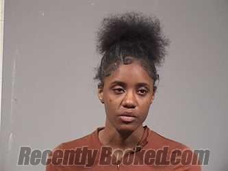 Recent Booking / Mugshot for NATAVIA MARIELATRESE JONES in Trumbull ...