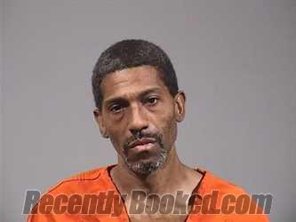 Recent Booking / Mugshot for ANDRE LAMONT ROBERTS in Trumbull County, Ohio