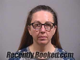 Recent Booking / Mugshot for ANGEL LEE BURRUS in Trumbull County, Ohio