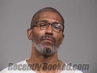 Recent Booking / Mugshot for ANDRE LAMONT ROBERTS in Trumbull County, Ohio