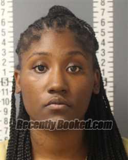 Recent Booking / Mugshot for NYJERA LANAE THOMAS in Dauphin County ...