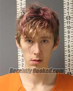 Recent Booking / Mugshot for TRAVIS JACOB REID in Dauphin County ...