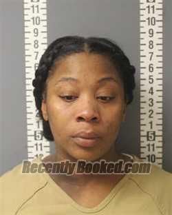 Recent Booking / Mugshot for ASHANTI DANAY HURST in Dauphin County ...