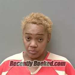 Recent Booking / Mugshot for Shareena Sweat in Calhoun County, Alabama