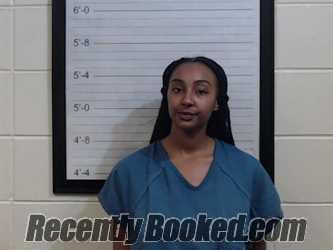 Recent Booking / Mugshot for SHAMYA MONIQUE MAYNOR in Coffee County ...