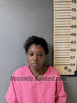 Recent Booking / Mugshot for AMBER NAKIA JONES in Covington County, Alabama