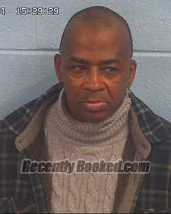 Recent Booking / Mugshot for MARIO DEUVOX WARREN in Etowah County, Alabama