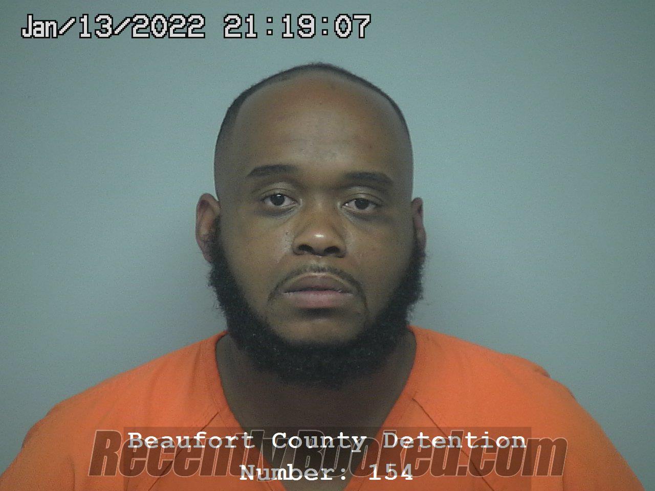 Recent Booking / Mugshot for KYRI JAMALL-AARON GARVIN in Beaufort ...