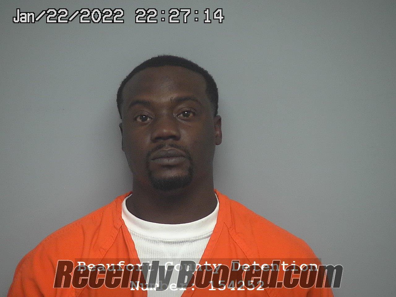 Recent Booking / Mugshot for JONATHAN ALVIN CAPERS in Beaufort County ...