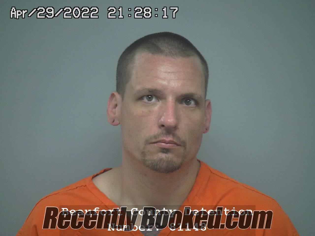 Recent Booking / Mugshot for WILLIAM KYLE GUTHRIE in Beaufort County ...