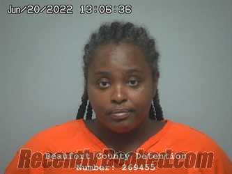 Recent Booking / Mugshot for TAKIA SHANICE WASHINGTON in Beaufort ...