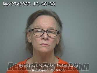 Recent Booking / Mugshot for DEBORAH BRIANA MAYFIELD-SPIVEY in Beaufort ...