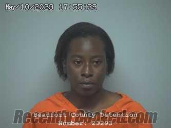Recent Booking / Mugshot for SHAKARA EVON LEE MCPHERSON in Beaufort ...