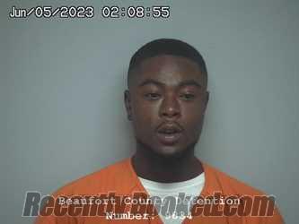 Recent Booking / Mugshot for MALIK KYRIE FIELDS in Beaufort County ...