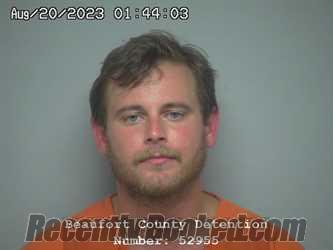 Recent Booking / Mugshot for JOSHUA BENNET REINHART in Beaufort County ...