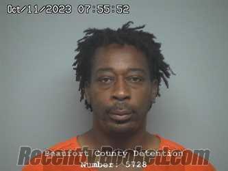 Recent Booking / Mugshot for DERRICK LARMONTE SINGLETON in Beaufort ...
