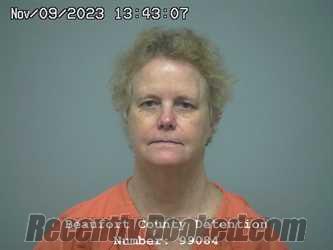 Recent Booking / Mugshot for LAURA BETH HATTERSLEY in Beaufort County ...