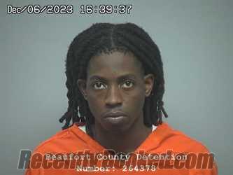 Recent Booking / Mugshot for TAYVON ULQUAVIUS YOUNG in Beaufort County ...