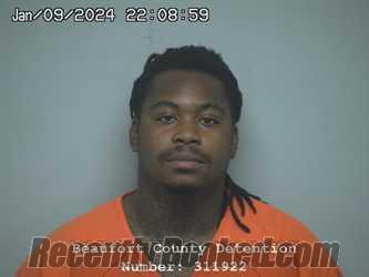 Recent Booking / Mugshot for TAVARIUS ENRIQUE LAWRENCE DIAZ in Beaufort ...