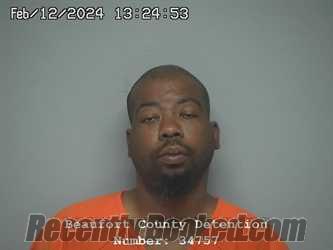 Recent Booking / Mugshot for JAMES DEQUAN JONES in Beaufort County ...