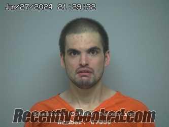 Recent Booking / Mugshot for JUSTIN EARL BESSINGER in Beaufort County ...