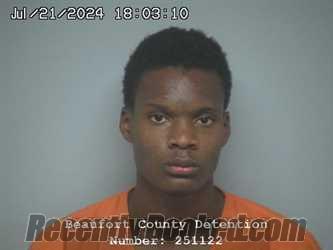Recent Booking / Mugshot for AJAVION KHALIF WHITE in Beaufort County ...