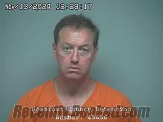 Recent Booking / Mugshot for BRADLEY LYN SWEENEY in Beaufort County ...