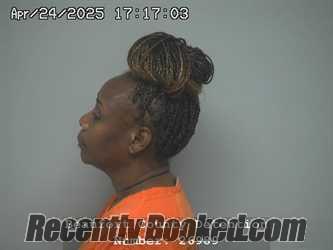 Recent Booking / Mugshot for DAWN YVETTE RUSSELL BENTLEY in Beaufort ...