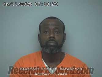 Recent Booking / Mugshot for DWIGHT ALASTAIR GLOVER in Beaufort County ...