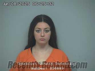 Recent Booking / Mugshot for FAITH BRIELLE MARTEL in Beaufort County ...