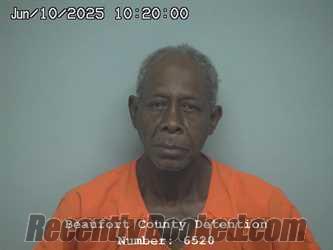 Recent Booking / Mugshot for CHRISTOPHER MOULTRIE in Beaufort County ...
