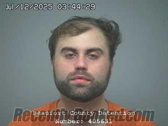 Recent Booking / Mugshot for BRANDON MICHAEL DEAL in Beaufort County ...