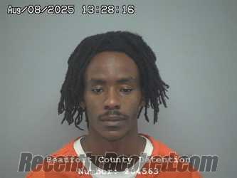 Recent Booking / Mugshot for VADA DONNELL MCCOLLUM in Beaufort County ...