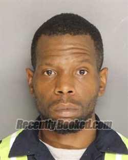 Recent Booking / Mugshot for Deangelo Montez Brown in Berkeley County ...