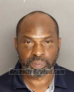 Recent Booking / Mugshot for Quincy Allen Burgess in Berkeley County ...