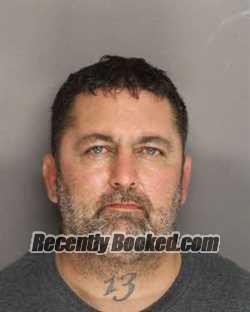 Recent Booking / Mugshot for Shaun Christopher Lewis in Berkeley County ...