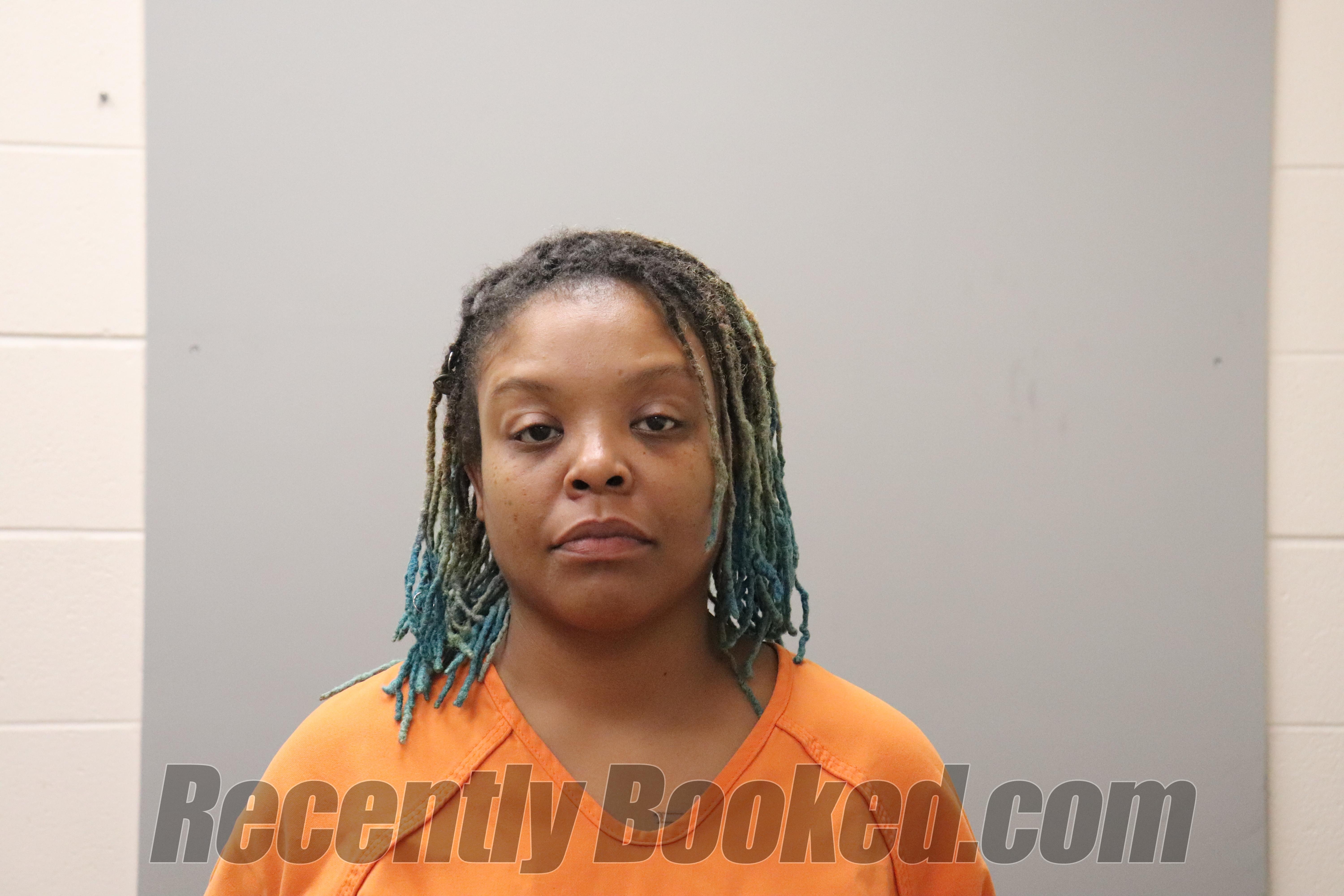Recent Booking / Mugshot for TAKEISHA QYANELL MASON in Madison County ...
