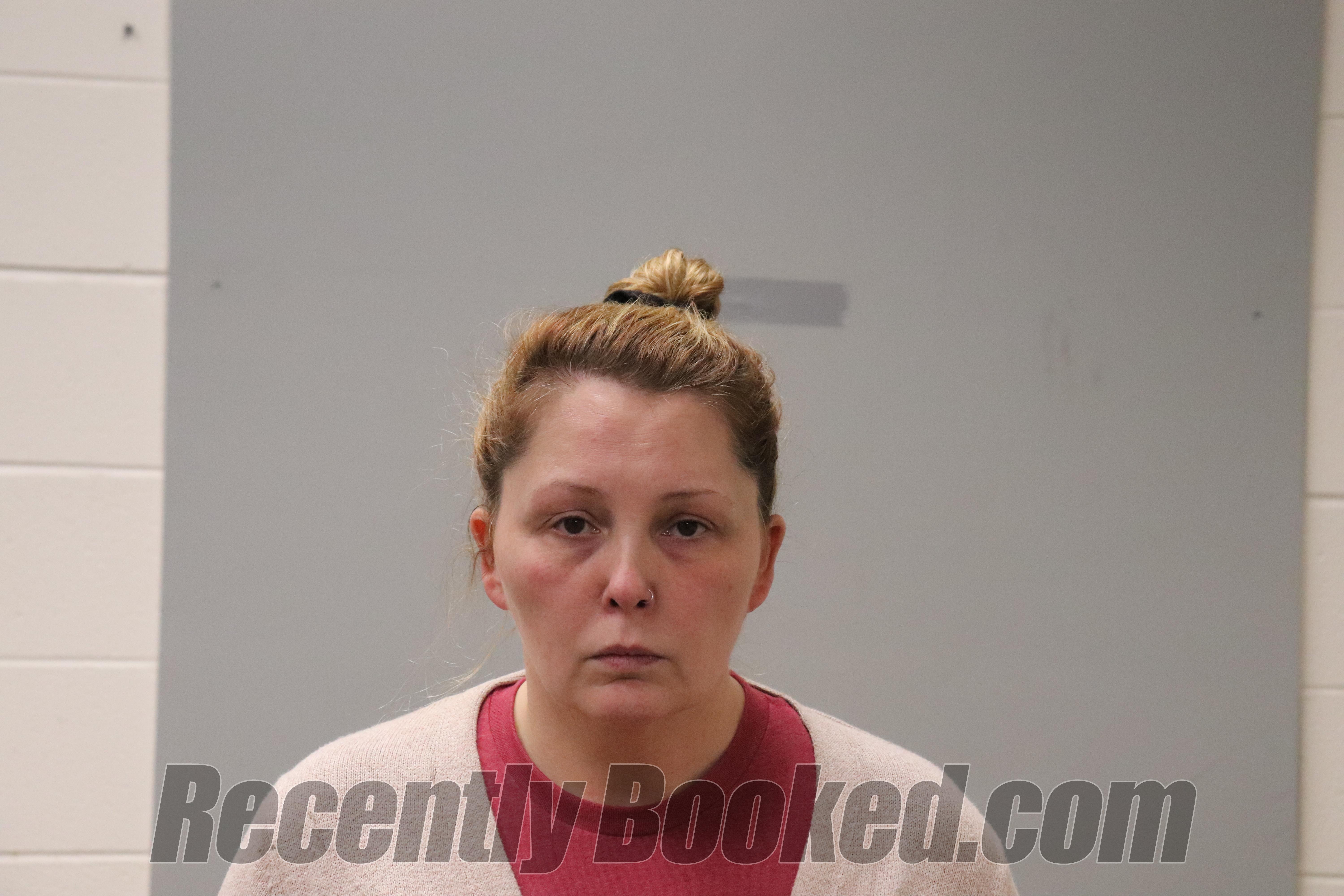 Recent Booking / Mugshot for AMANDA LEE SMIRA in Madison County, Alabama