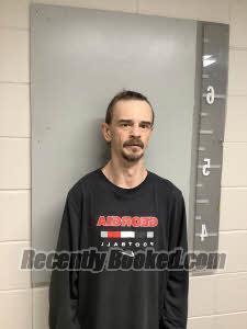 Recent Booking / Mugshot for ROBERT HENSON in Marshall County, Alabama