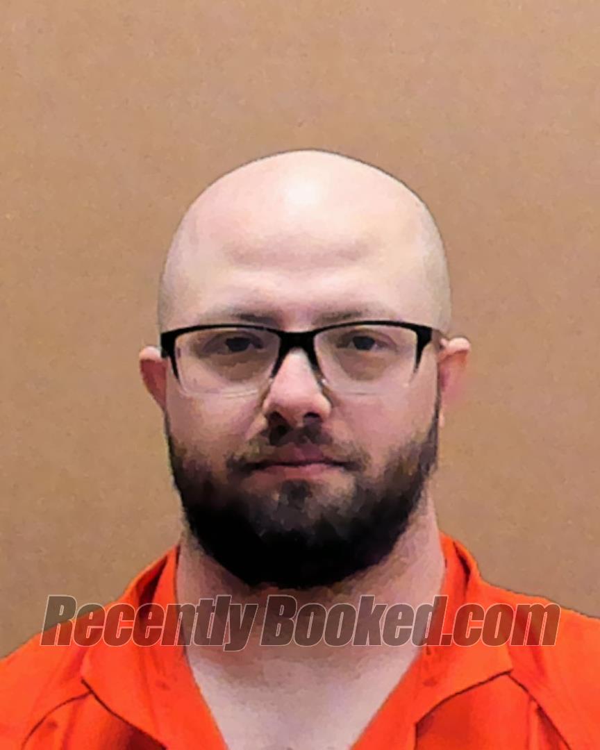 Recent Booking / Mugshot for SHAY ORYAN ECHOLS in Montgomery County ...