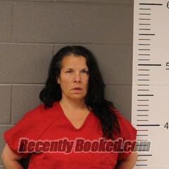 Recent Booking / Mugshot for SUE SYX in St Clair County, Alabama