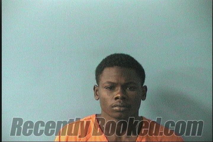 Recent Booking / Mugshot for DEANDRE ARMEL DAVIS in Shelby County, Alabama