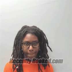Recent Booking / Mugshot for ZAMIYA L SHIELDS in Talladega County, Alabama
