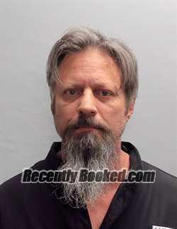 Recent Booking / Mugshot for JONATHAN WAYNE DARDEN in Talladega County ...