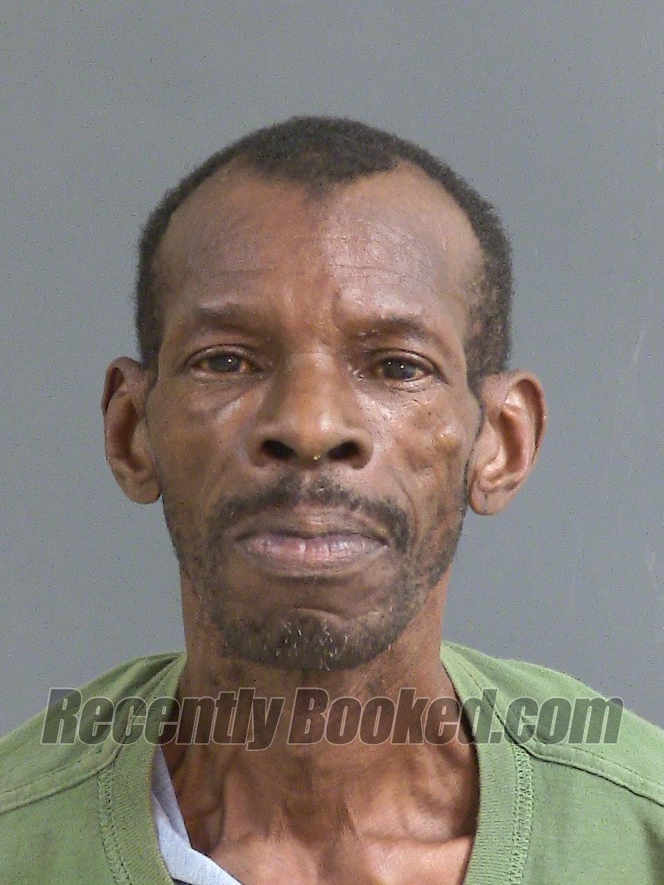 Recent Booking / Mugshot for JAMES LEONARDO MOULTRIE in Charleston ...