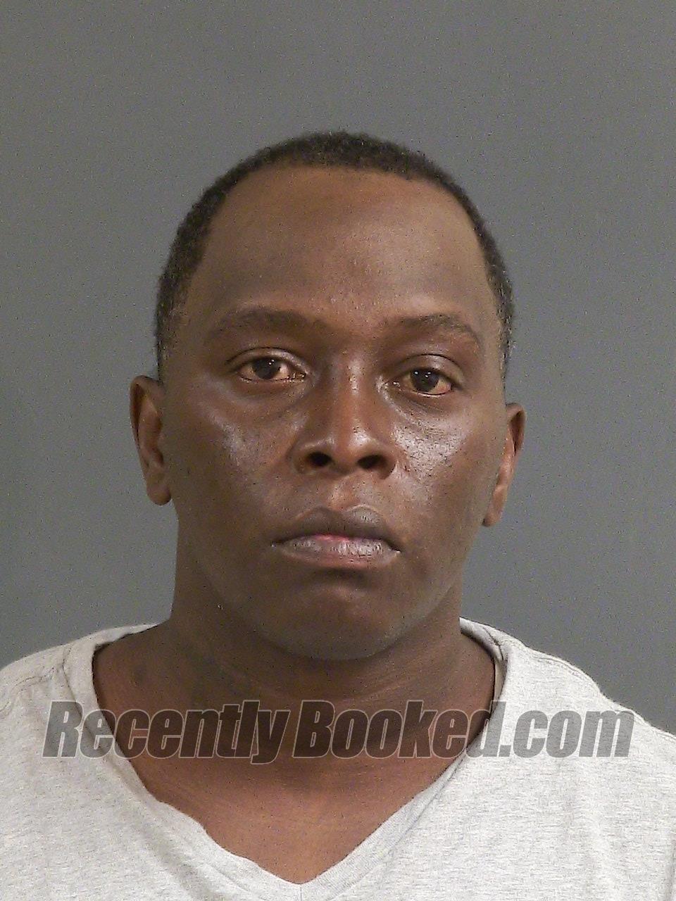 Recent Booking / Mugshot for ROBERT B POLITE in Charleston County ...